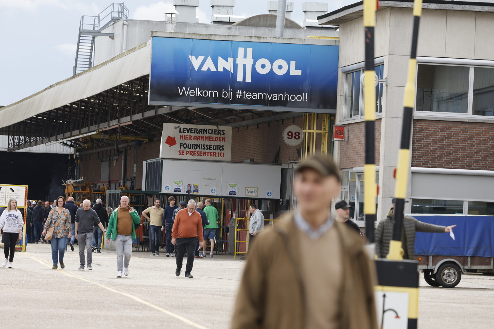 Bankruptcy Of Van Hool Leads To Massive Job Cuts